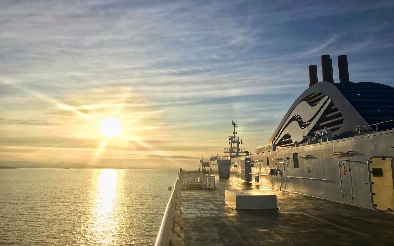 How Far is Tsawwassen from Downtown Vancouver?