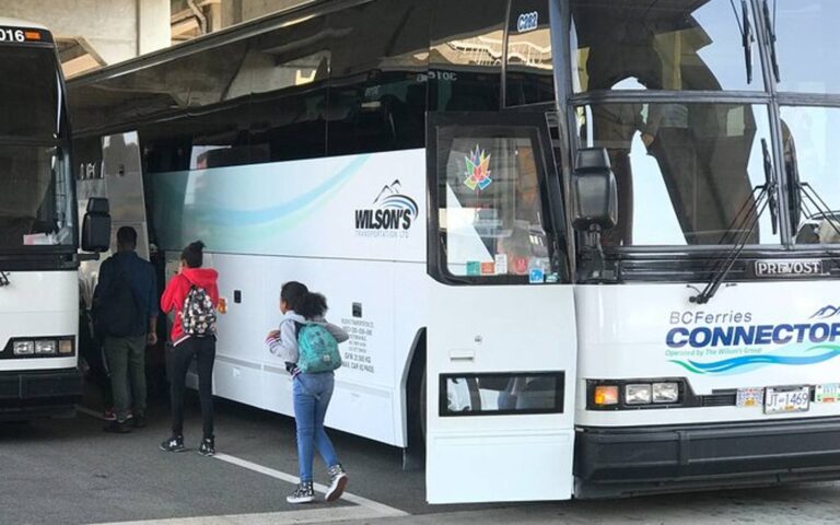 How to Get a Victoria to Vancouver Airport Bus in 2023