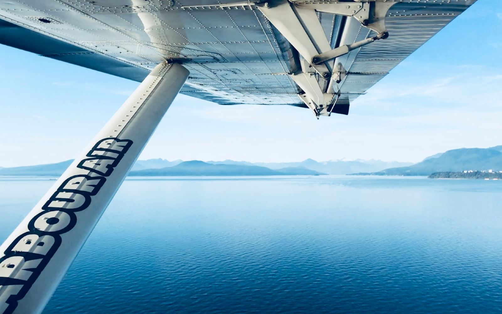 Vancouver to Victoria Seaplane: What to Expect + 2025 Times ️