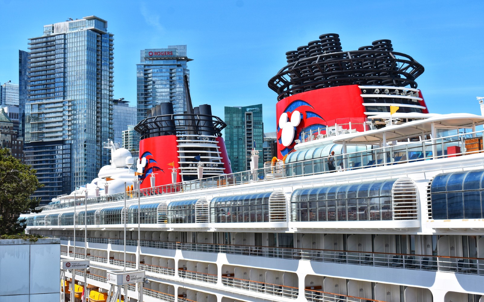 How to Store Luggage at Vancouver Cruise Port from $17.50/bag