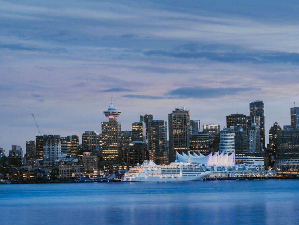 How to Get From Seattle to Vancouver: Best Travel Options